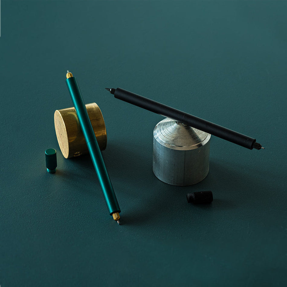 Stuart R. Stevenson | Artists and Gilding Materials
